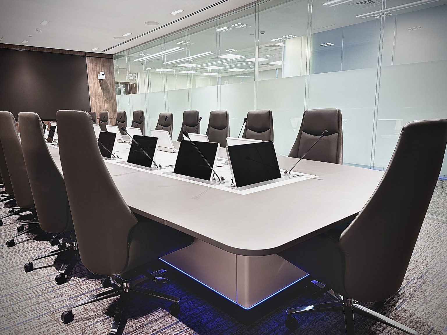 Custom ELITE Consoles & Luxury Conference Table in Saudi Arabia – SPF ...